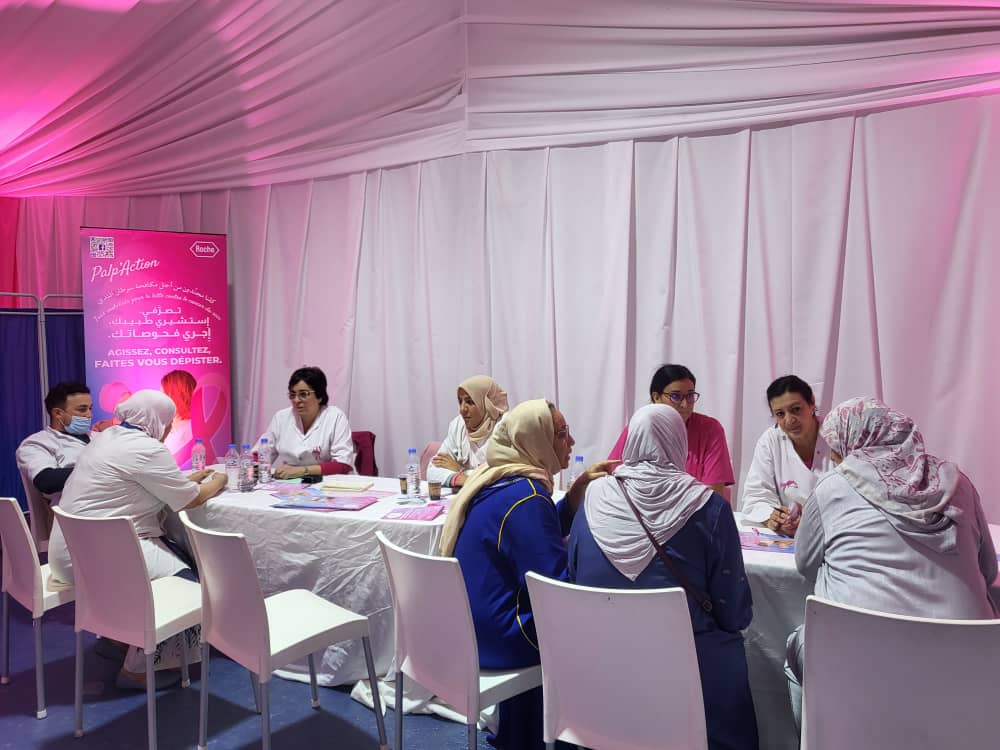 Lutte contre le cancer du sein : La campagne Palp-Action de Roche a ...